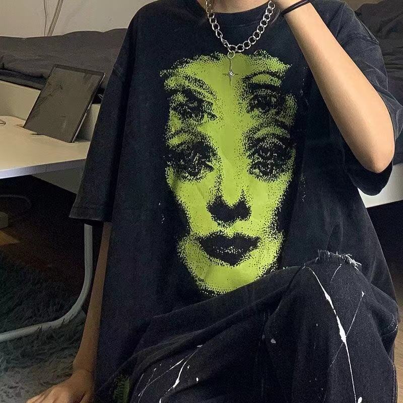 Grunge Ghost Face Graphic T-Shirt | fairypeony